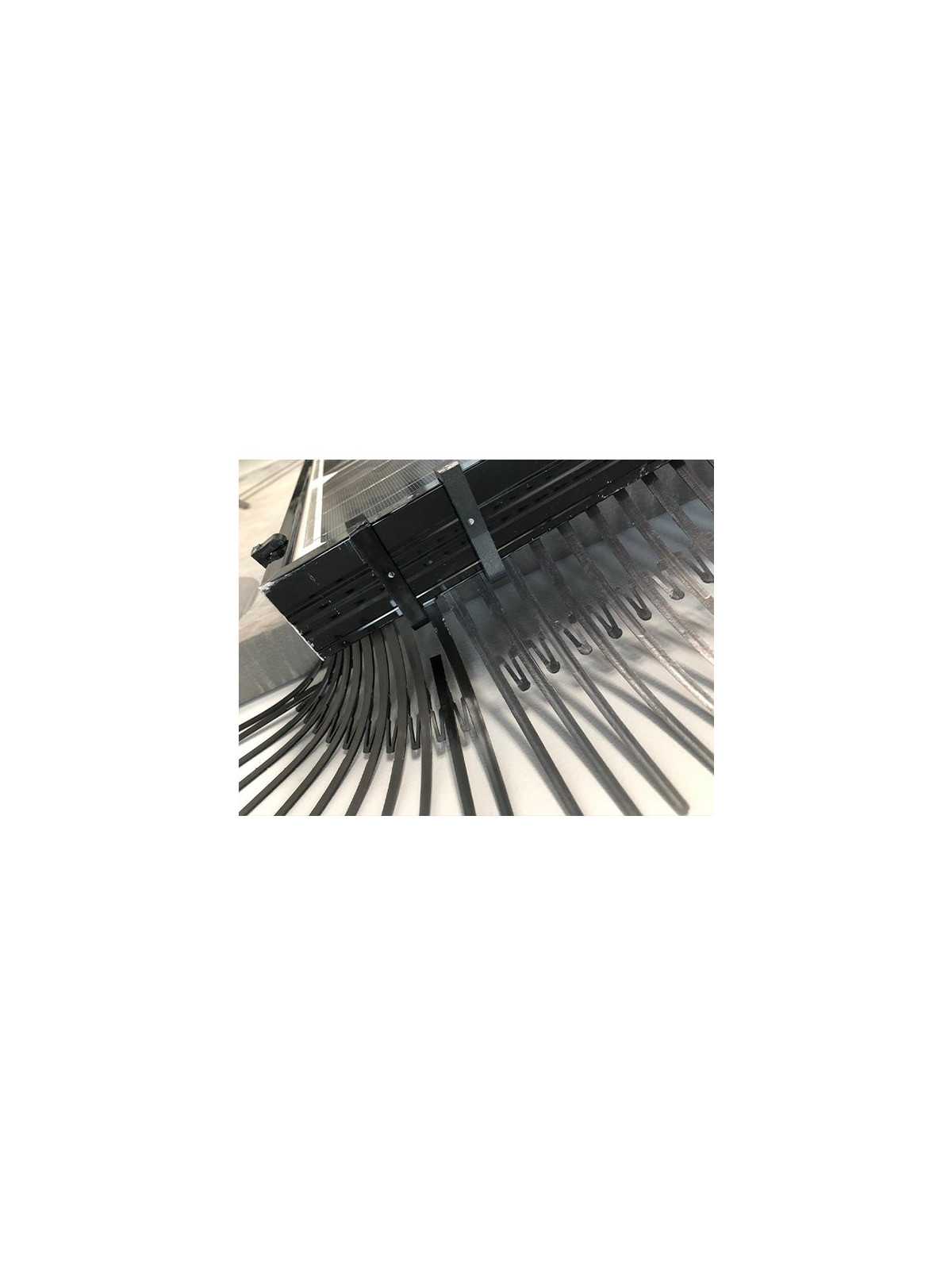 Solarguard Pro anti-pigeon panel protection