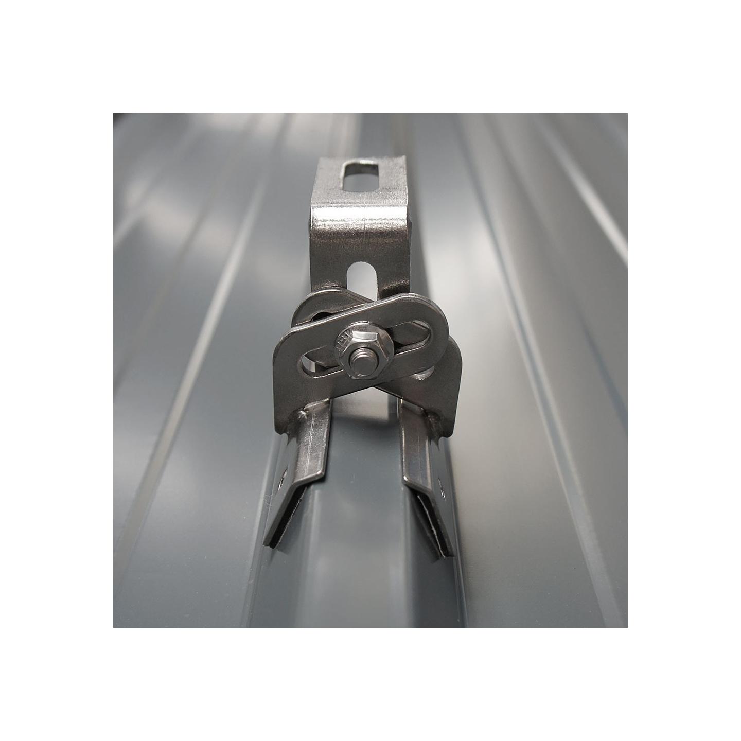 Fixing hook for trapezoidal sheet metal roof